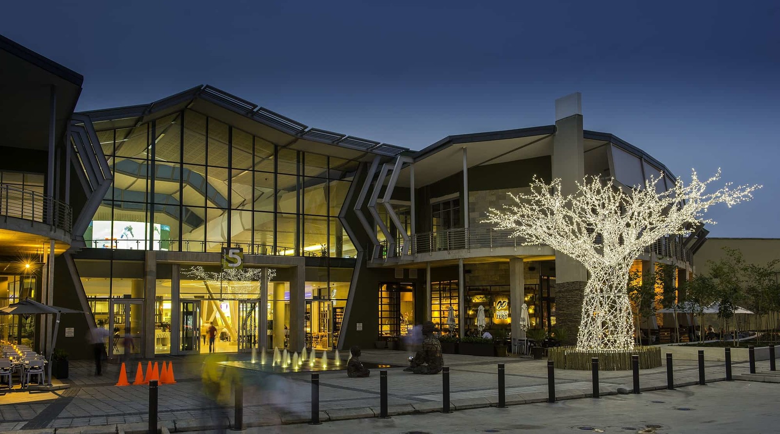Visit Mauritius - Cascavelle Shopping Village - Shopping Areas & Malls